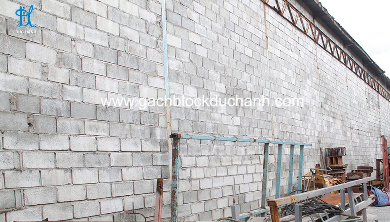 Xây Nhà Bằng Gạch Block: Giải Pháp Đẹp và Tiết Kiệm Chi Phí?